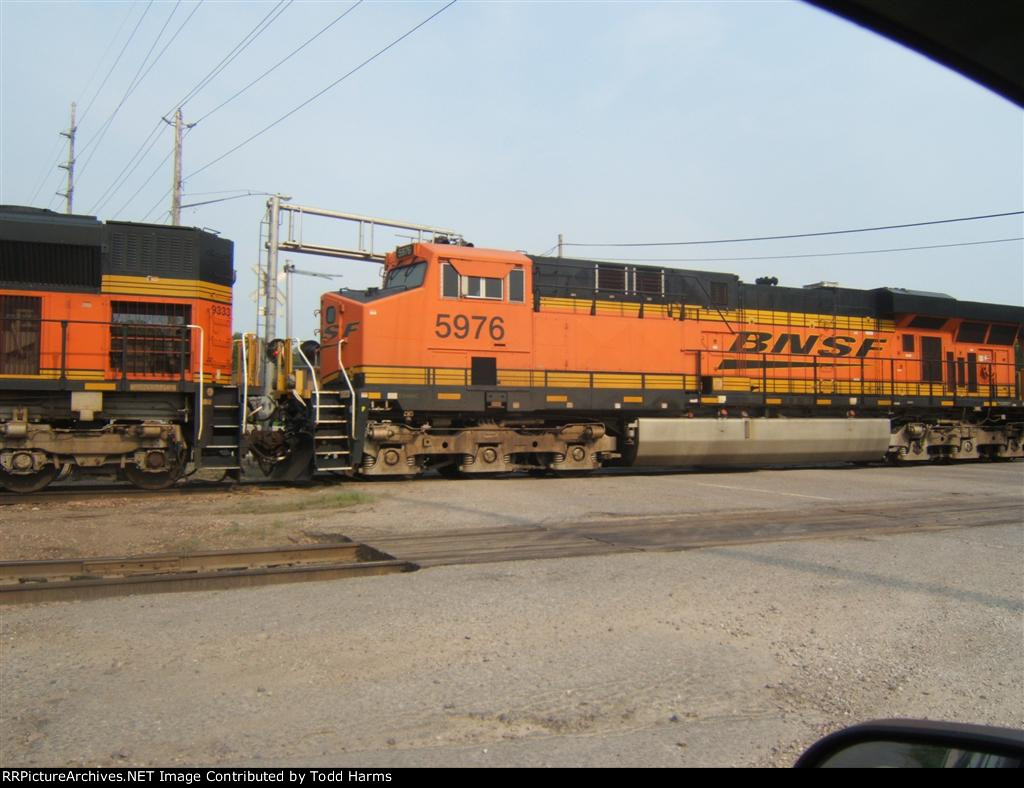 BNSF 5976